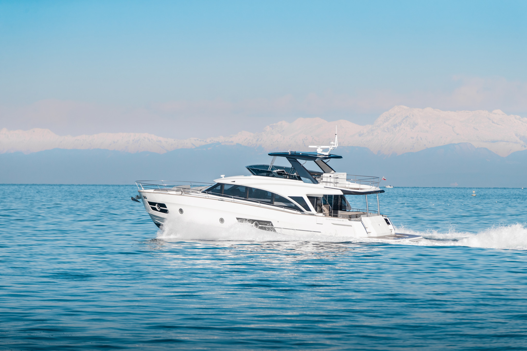 BU4I9635 | 輸入ヨット・ボートは西宮・横浜のオカザキヨット！